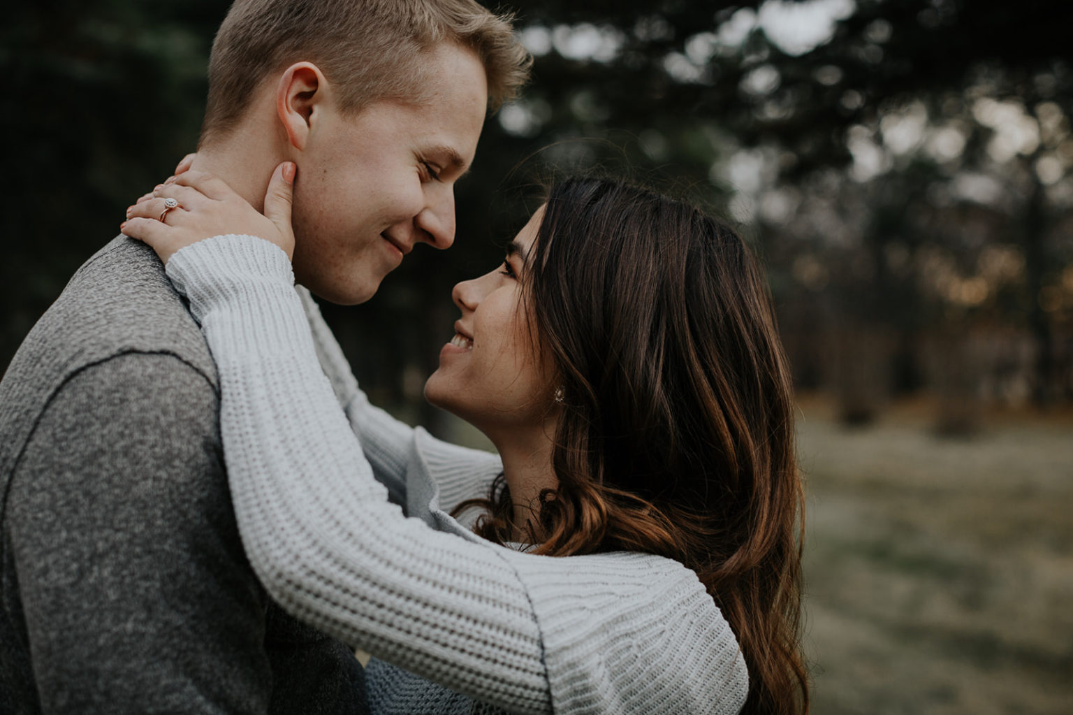 5 tips to nail your engagement session photos | Abigail Maki
